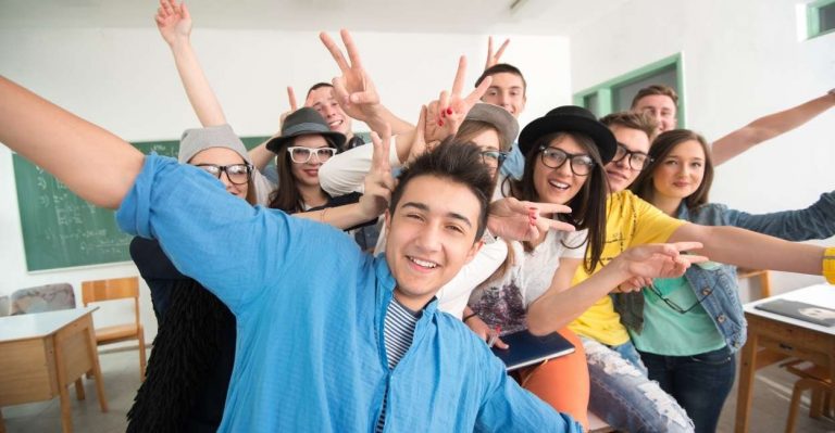Dreaming About Classmates Are You Feeling Nostalgic Thepleasantdream