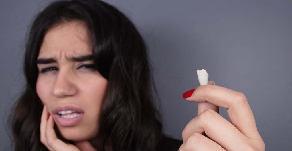 Dreaming about Pulling Out Teeth – You Need To Focus on Yourself