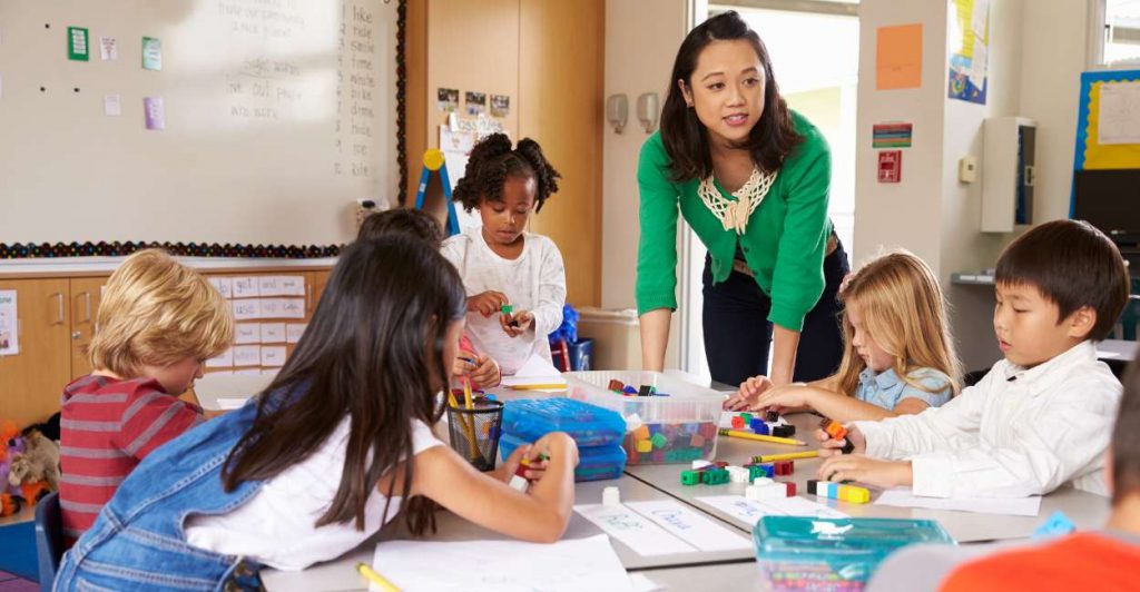 Dream of Teaching – 16 Scenarios and Their Interpretations