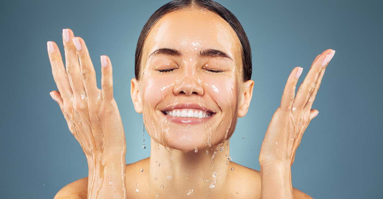 Washing Face in Dream Meaning – 15 Plots Deciphered